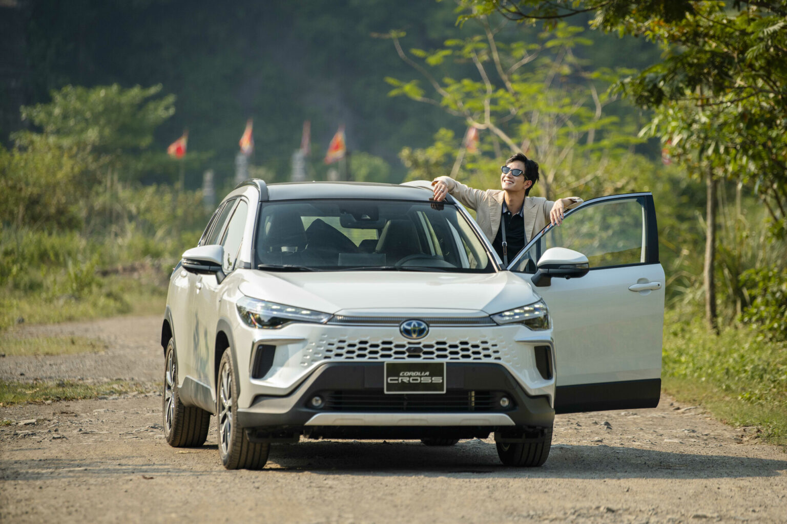 Corolla Cross: Giá Bán - Thông Số Kỹ Thuật & CTKM Mới Nhất