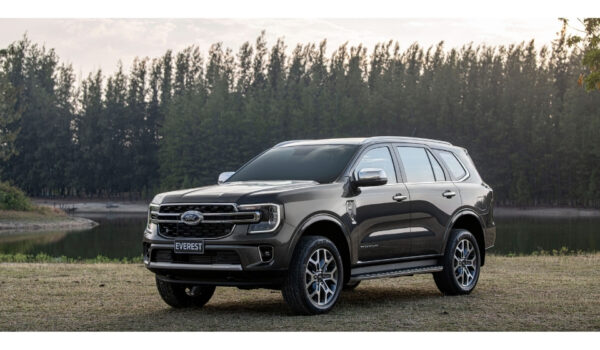 AdBlue Ford Everest: "Linh hồn xanh" cho cỗ máy mạnh mẽ